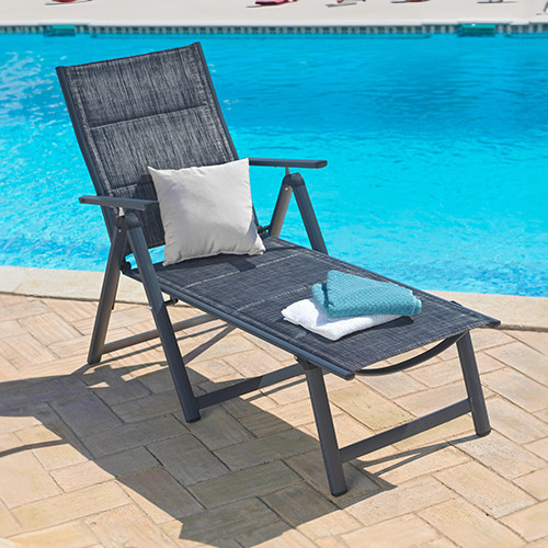 Gartenliegen kaufen » Sonnenliegen aus Holz & Co. | Möbelix.at