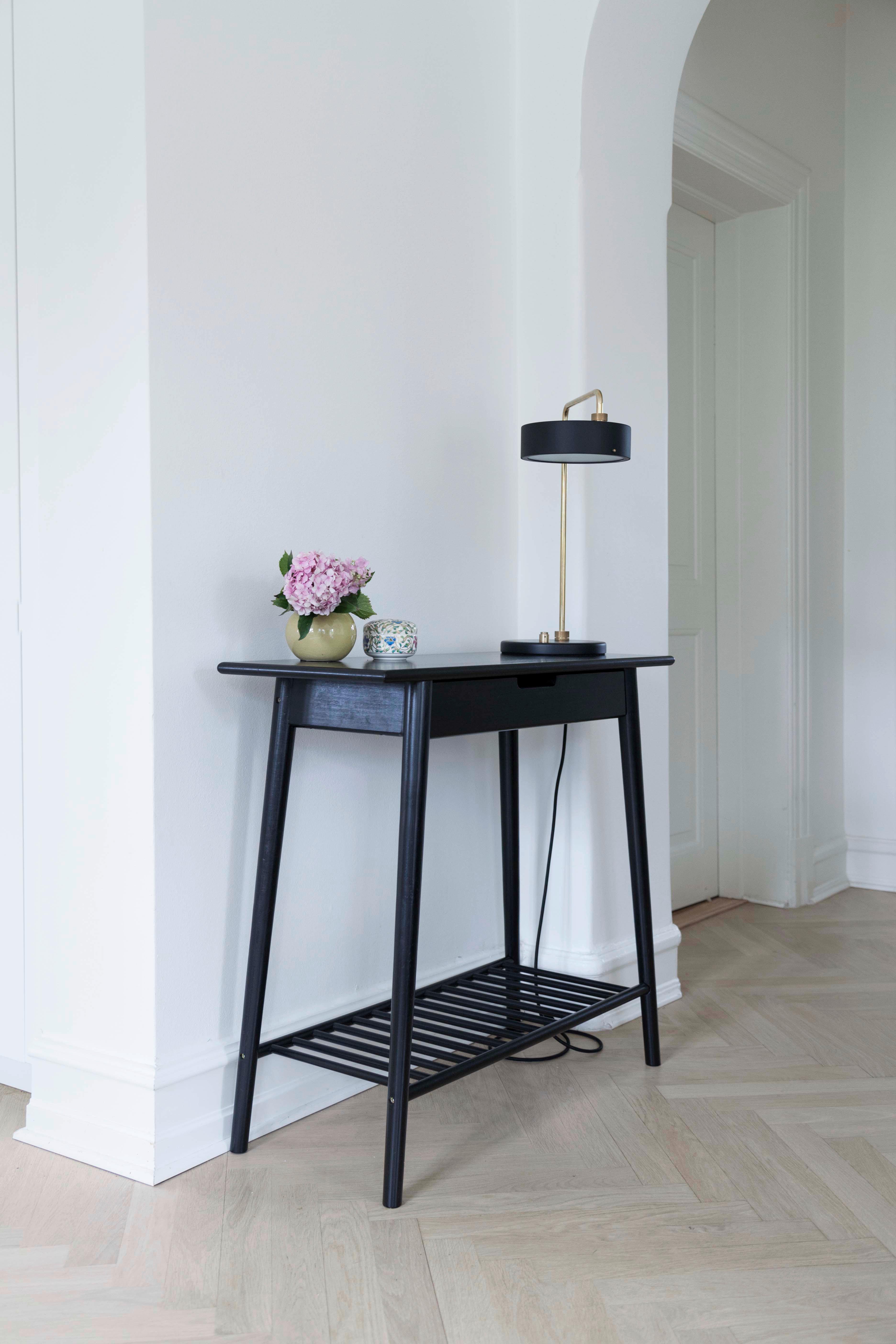 Konsolentische kaufen » platzsparend & schick | Möbelix.at