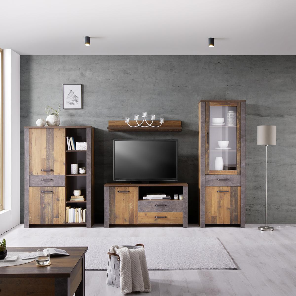 Highboard im Old-Modern Style-Mix entdecken