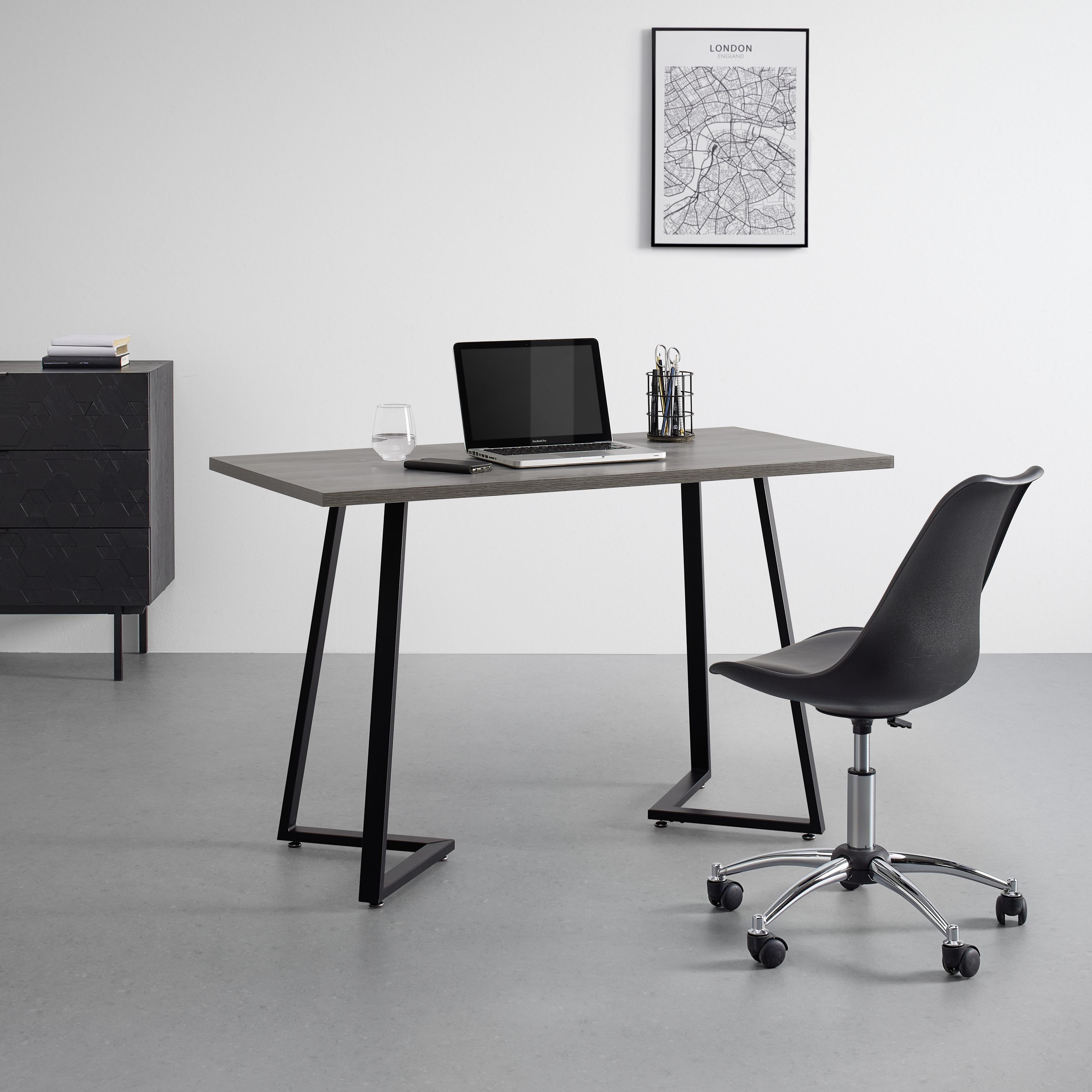 Kancelárske, písacie a PC stoly • Möbelix